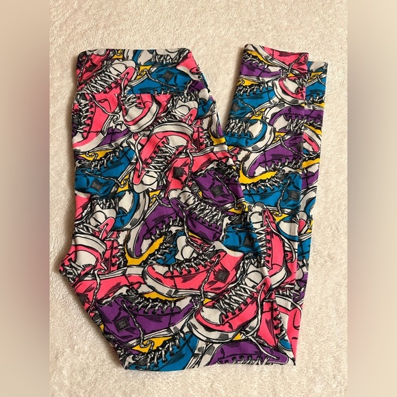 LuLaRoe | Pants & Jumpsuits | Lularoe Tall And Curvy Leggings Famous ...